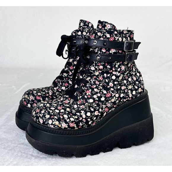 Demonia | Shoes | Demonia Platform Combat Boots Womens Shaker Floral ...